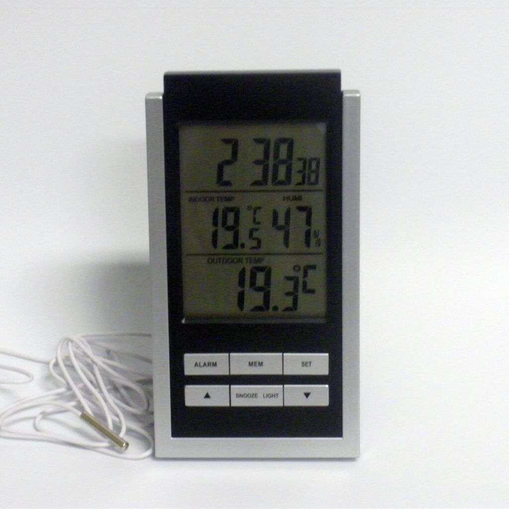 Cultiv8Digital Thermometer / Hygrometer - Isabella's Hydroponic Nursery ...